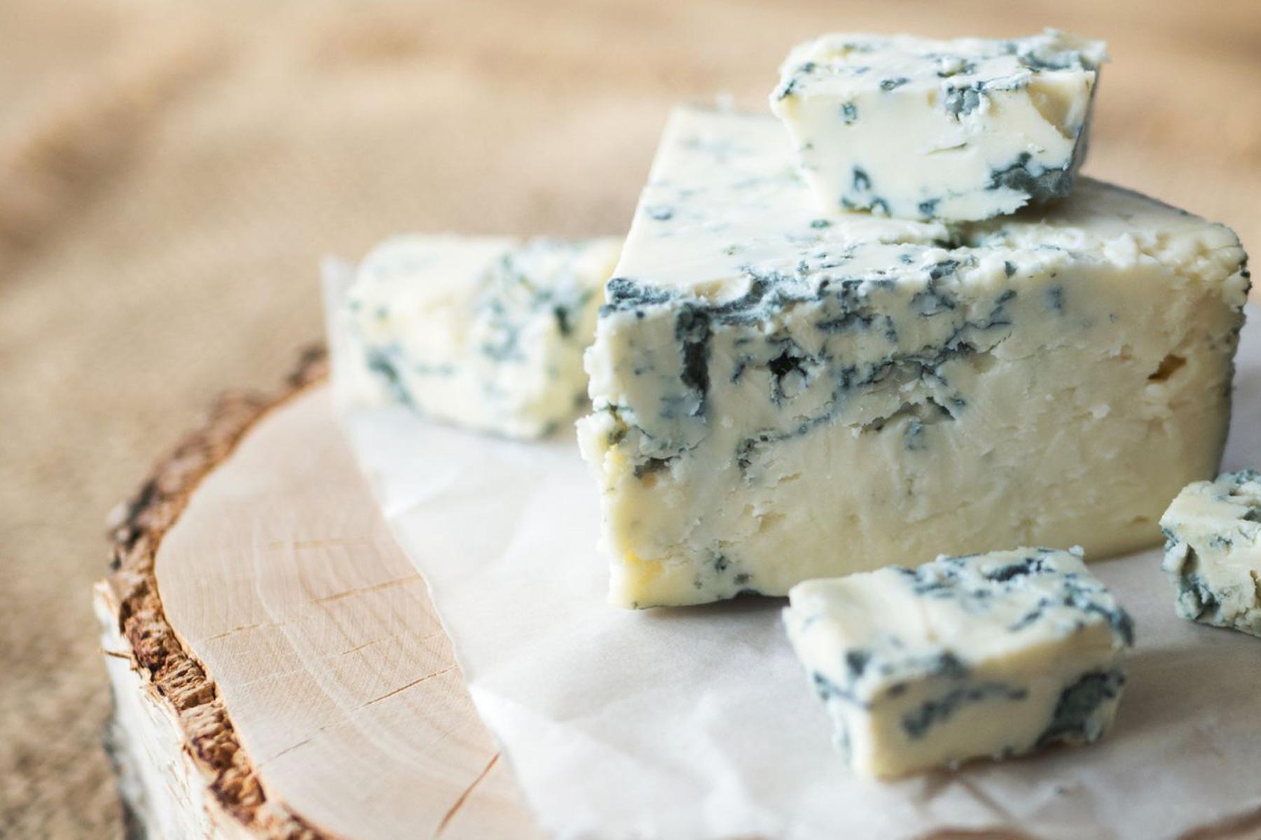 Blue Cheese Dressing | Read & Be Well | Canyon Ranch