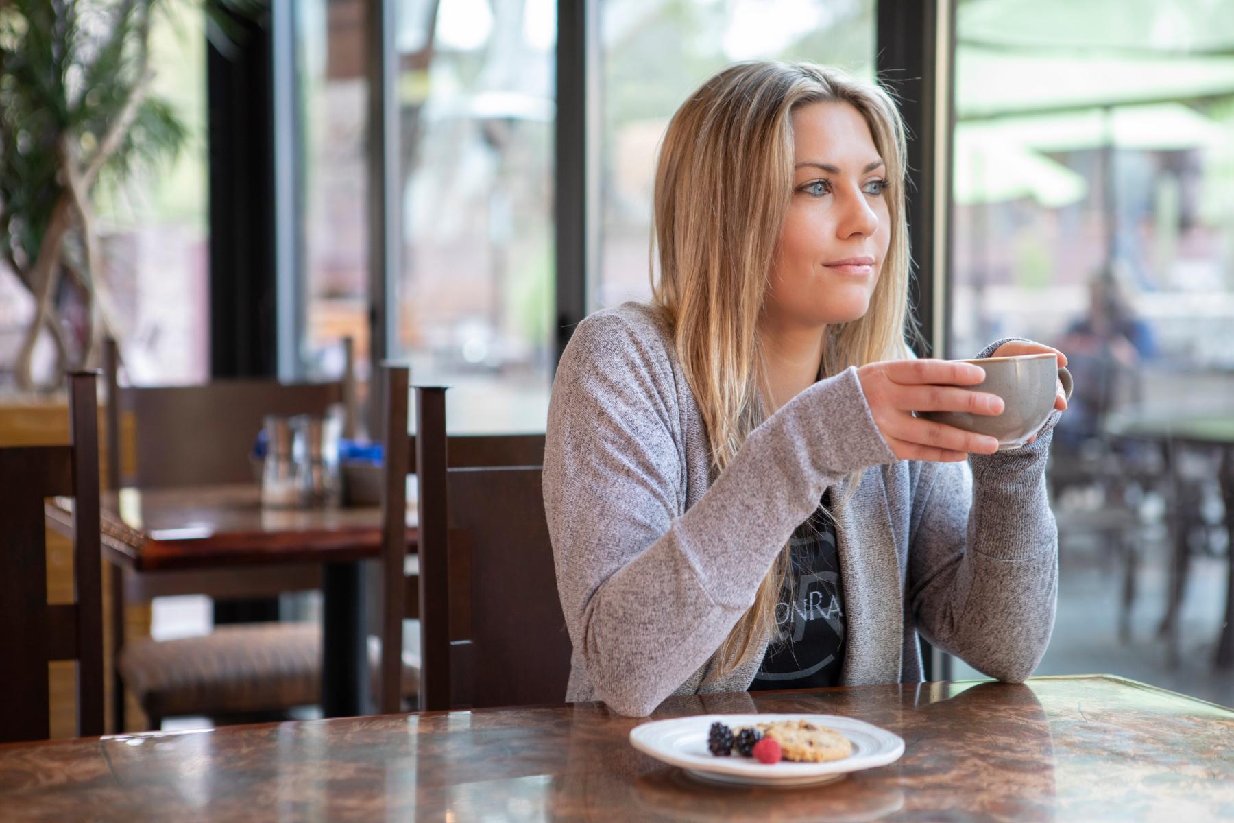 Why Do We Eat Too Much? 8 Top Causes of Overeating