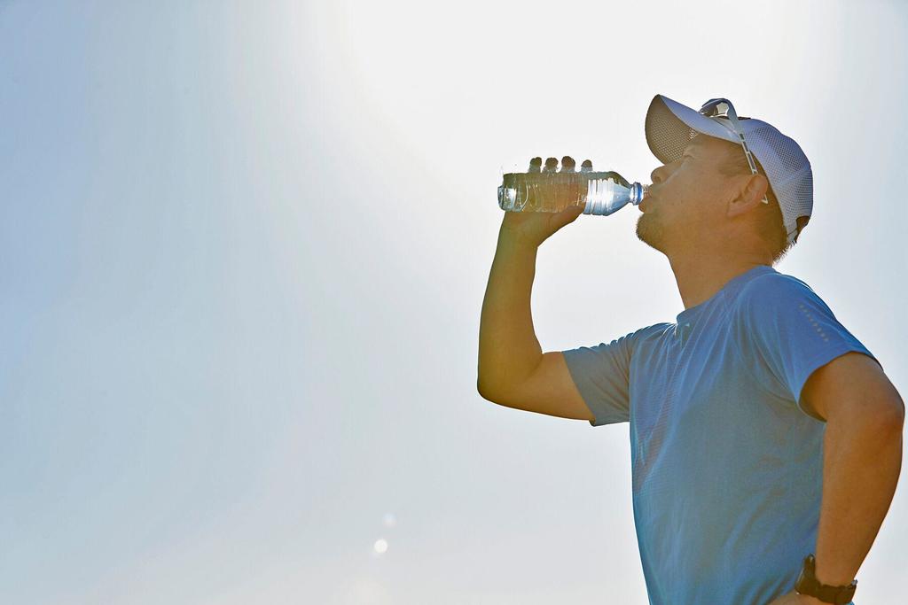 How to Stay Hydrated While Playing Golf