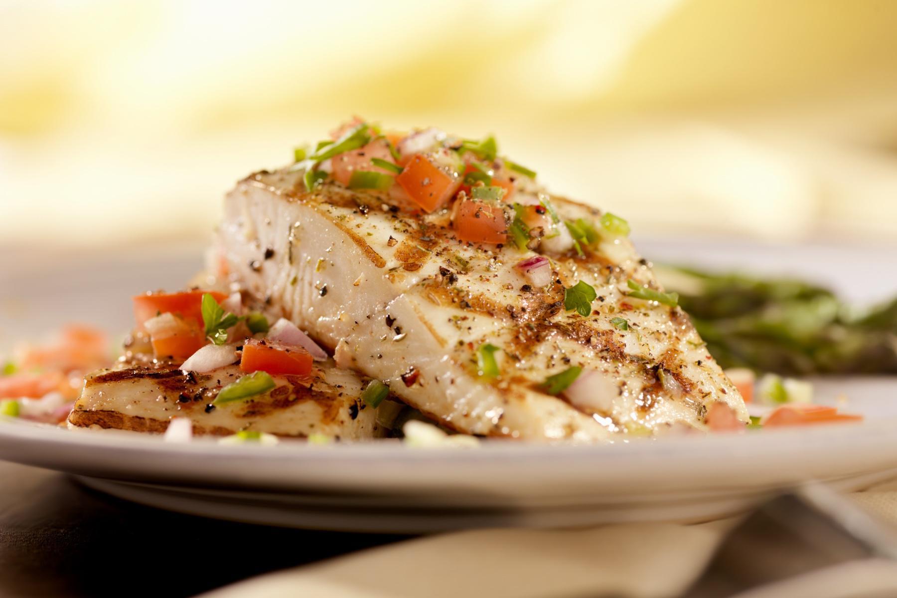 Mexican Yellowtail with Corn Shrimp Salsa | Read & Be Well | Canyon Ranch
